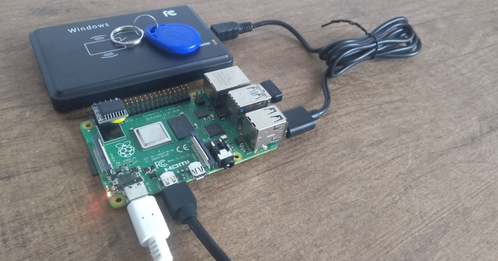 Controle de acesso com Leitor RFID 125kHz e Raspberry Pi 4